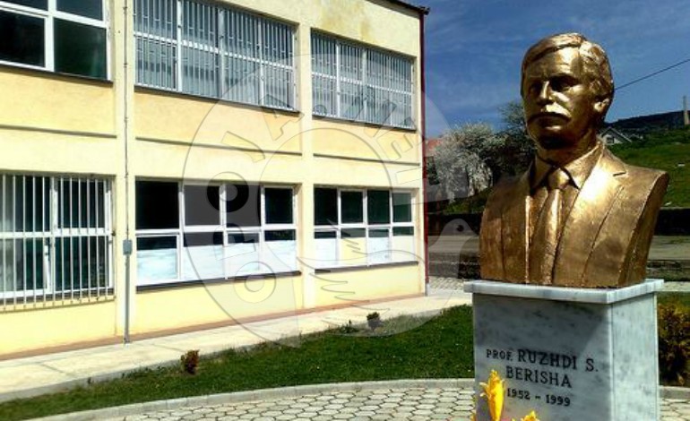 Gjimnazi ‘Ruzhdi Berisha’ po ‘humb’ nxënësit? – Opoja.net